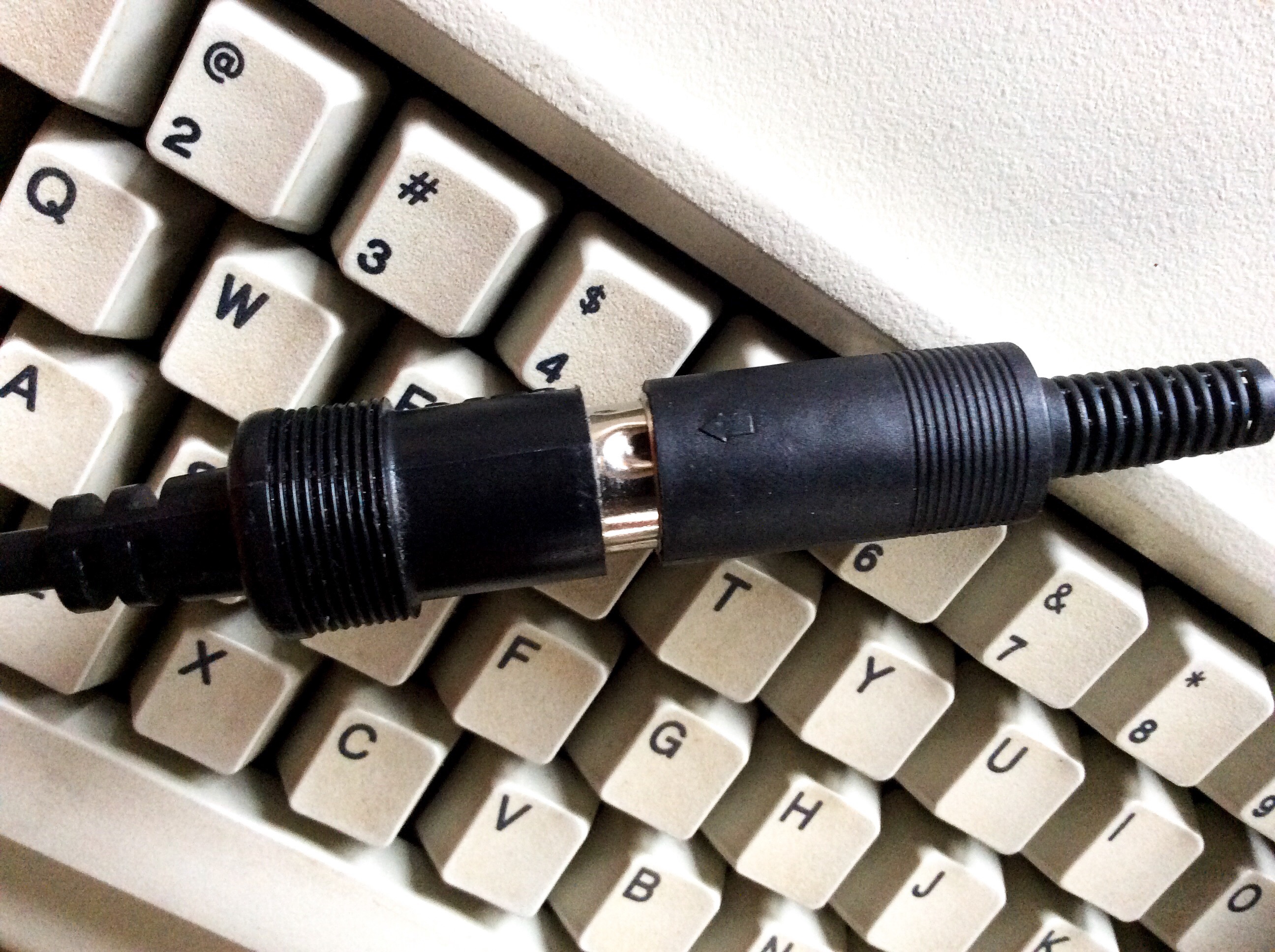 tinkerBOY IBM Model F XT / Model M AT Keyboard (180 Degree, 5-pin DIN ...